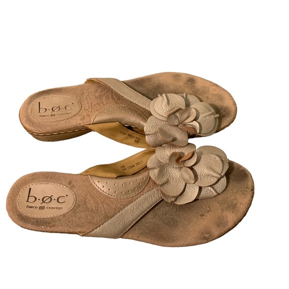 Born | Shoes | Boc Born Taupe Tan Floral Leather Thong Strap Flip Flops ...